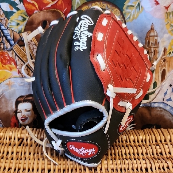 Rawlings | Other | Child Rawlings Black And Red Baseball Glove Regular ...